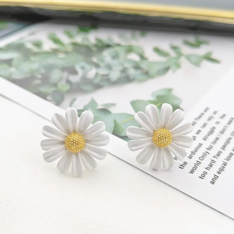 Elegant White Daisy Flower Stud Earrings on Luulla