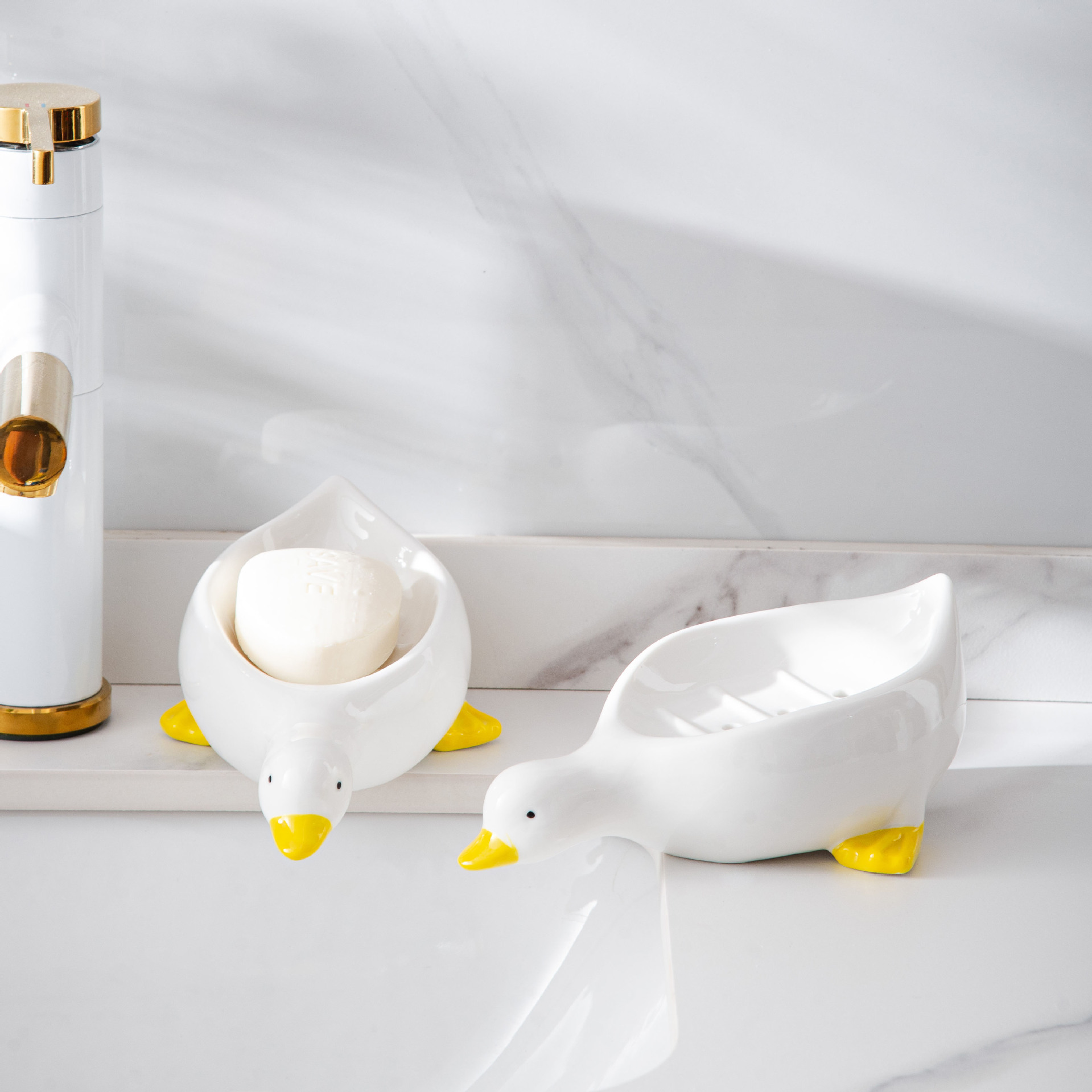 Duck Shape Ceramic Soap Box Cartoon Soap Dish Drainable Soap Holder ...