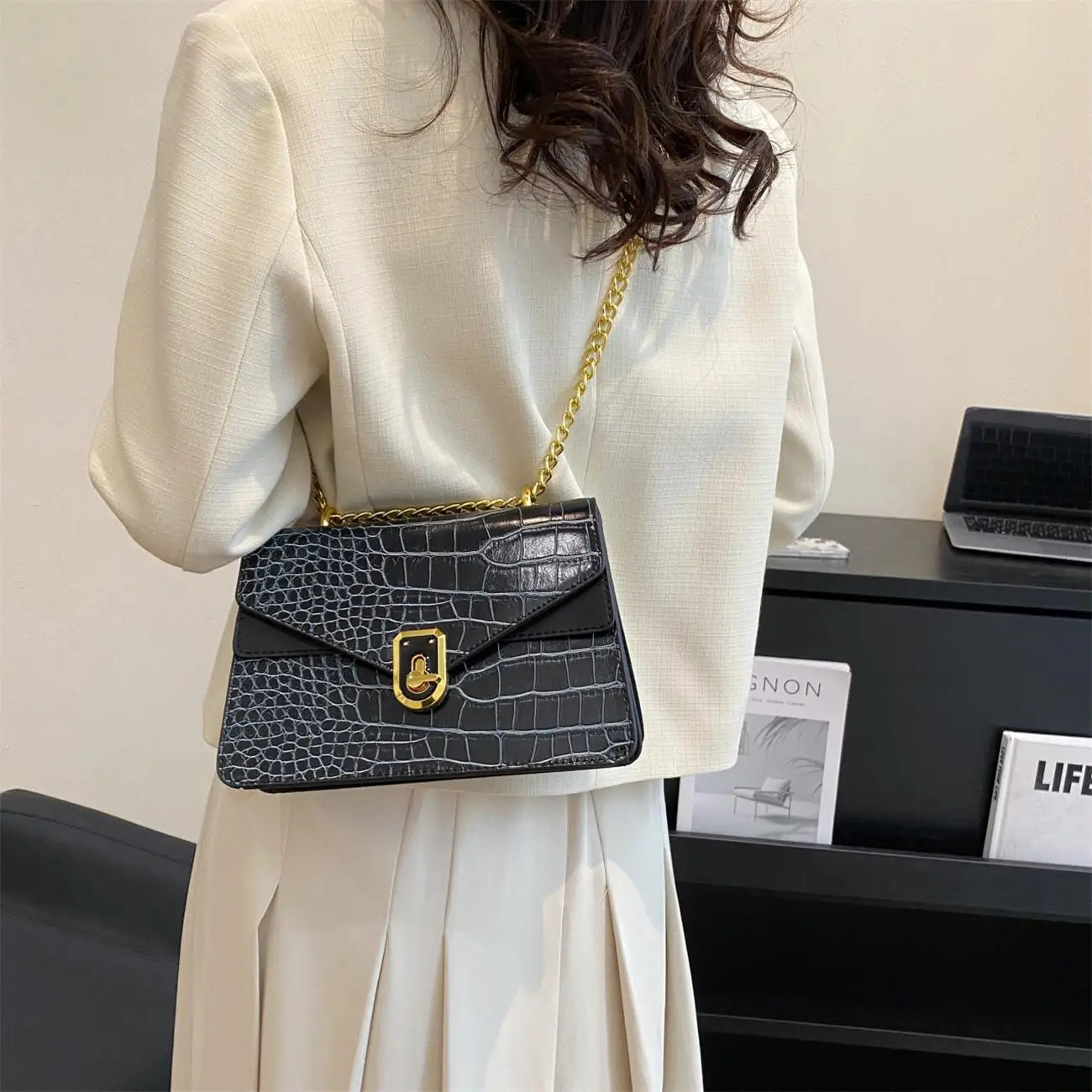 Luxury Croc-embossed Chain Shoulder Bag In Teal on Luulla